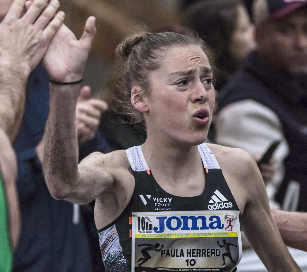 Paula Herrero bate el record de España de 10k en Laredo